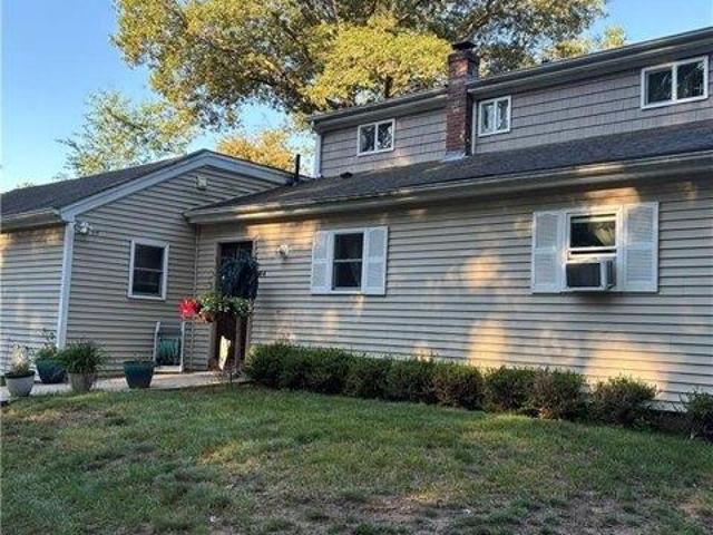 4 bedroom, North Kingstown RI 02852 105109439
