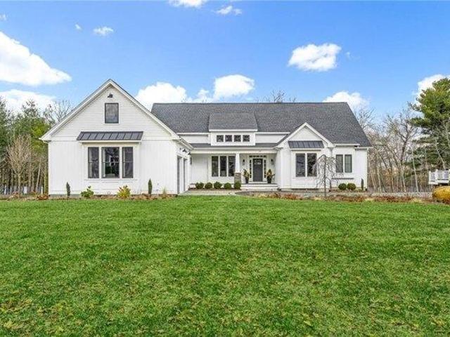 4 bedroom, North Kingstown RI 02874 102371278