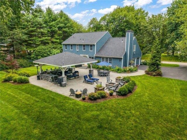 4 bedroom, North Kingstown RI 02874 105095507