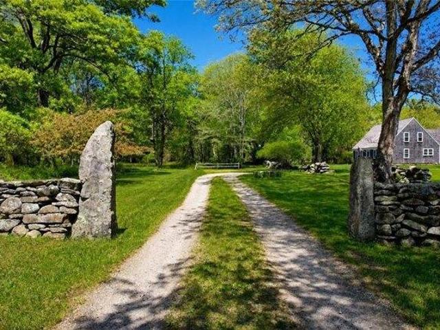 4 bedroom, North Kingstown RI 02874 105106900