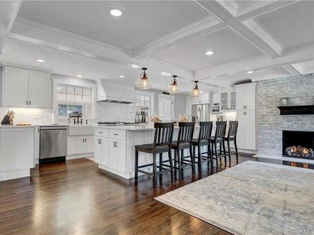4 bedroom, North Haven CT 06473 104834631