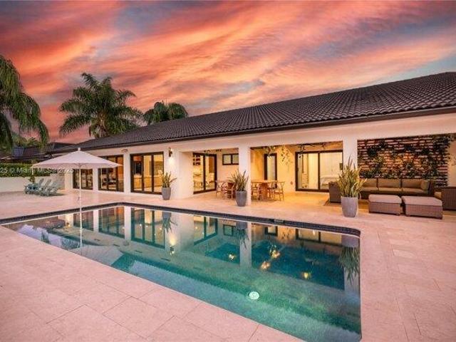 4 bedroom, North Miami Beach FL 33160 103500735