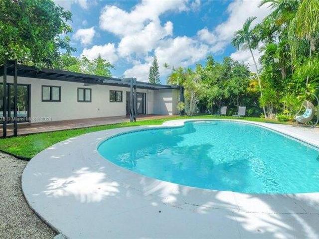 4 bedroom, North Miami FL 33181 88336774