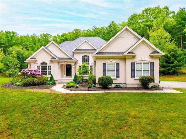 4 bedroom, North Smithfield RI 02896 LS102669115