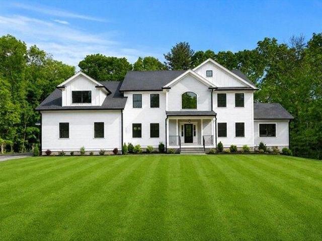 4 bedroom, North Reading MA 01864 104076750