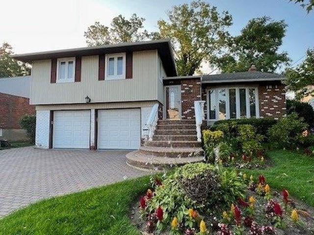 4 bedroom, North Woodmere NY 11581 72691940