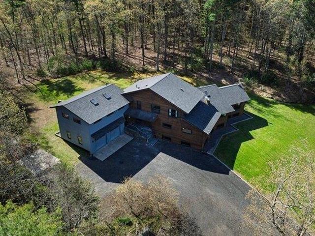 4 bedroom, Northampton MA 01060 LS102214285