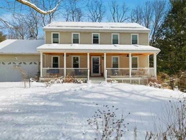 4 bedroom, Northampton MA 01062 102342357