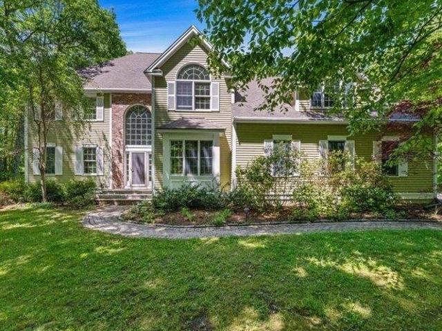 4 bedroom, Northborough MA 01532 103967500