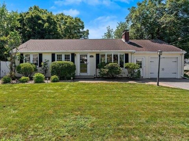 4 bedroom, Northborough MA 01532 105081822