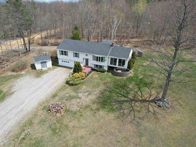 4 bedroom, Northfield NH 03276 102409545