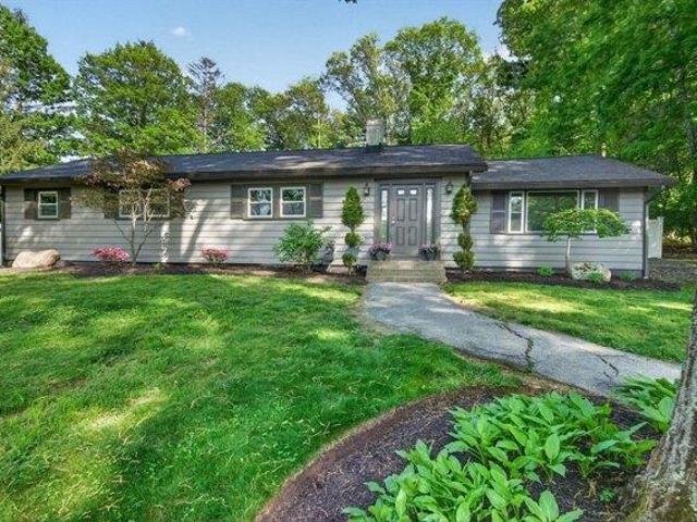 4 bedroom, Natick MA 01760 LS103098444