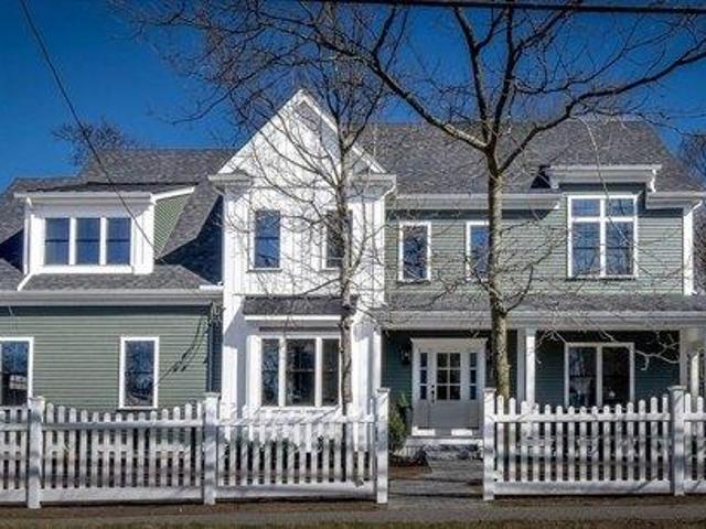 4 bedroom, Natick MA 01760 102823008
