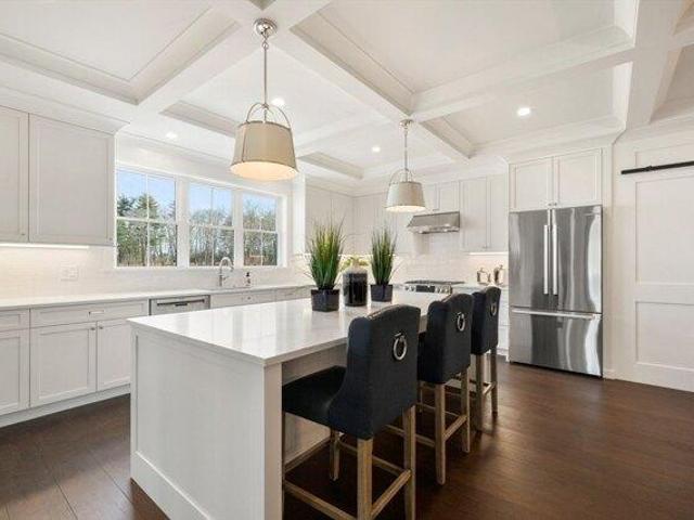 4 bedroom, Natick MA 01760 103850880