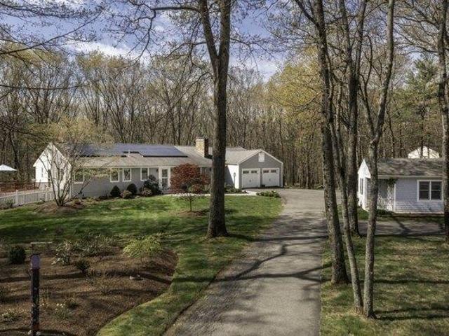 4 bedroom, Natick MA 01760 104010634