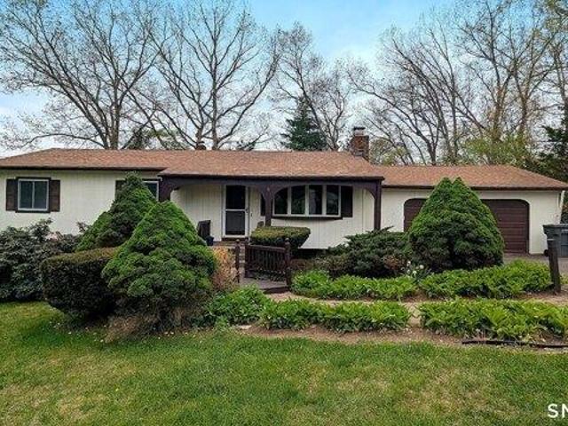 4 bedroom, Naugatuck CT 06770 LS102775494