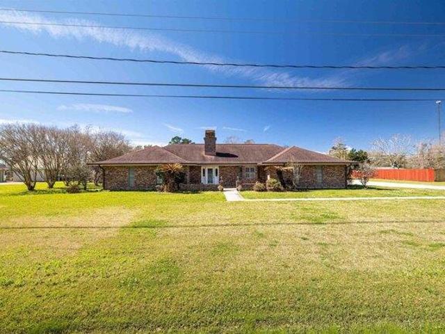 4 bedroom, Napoleonville LA 70390 LS89711534