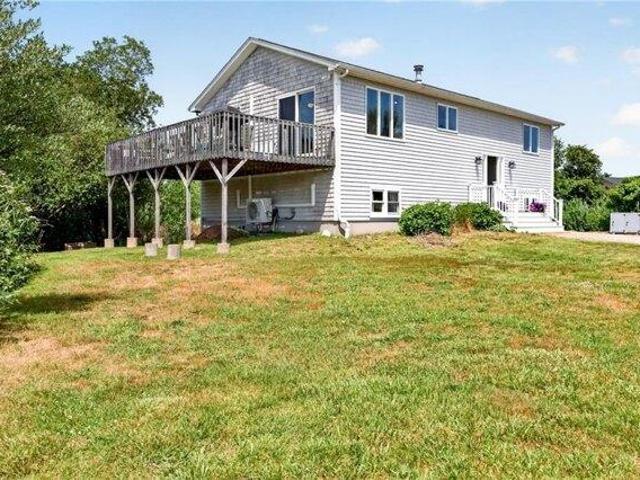 4 bedroom, Narragansett RI 02882 104440775