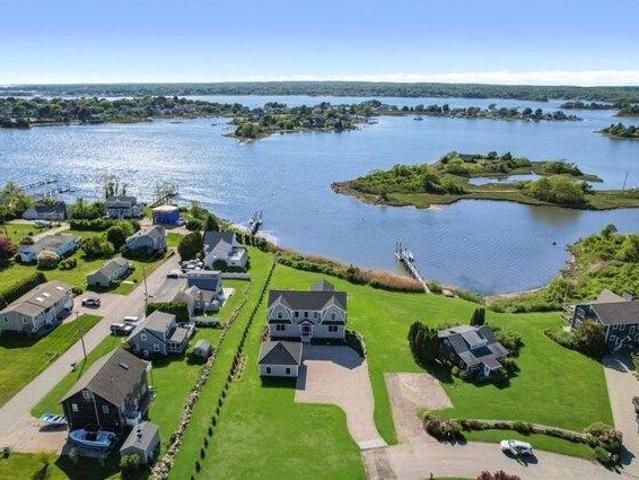 4 bedroom, Narragansett RI 02882 104567636