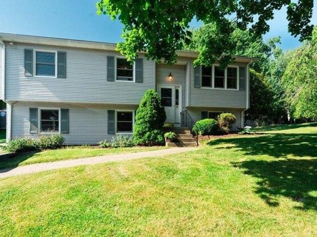 4 bedroom, Narragansett RI 02882 104654889