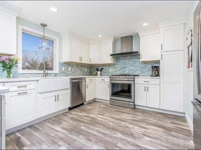 4 bedroom, Narragansett RI 02882 104604437