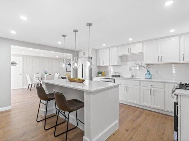 4 bedroom, Nashua NH 03062 102595157