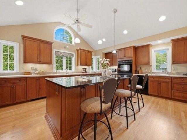 4 bedroom, Nashua NH 03062 104235830