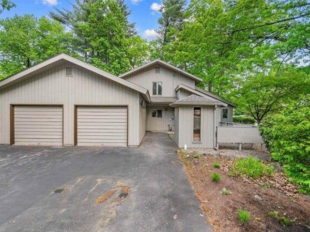4 bedroom, Nashua NH 03063 103034784