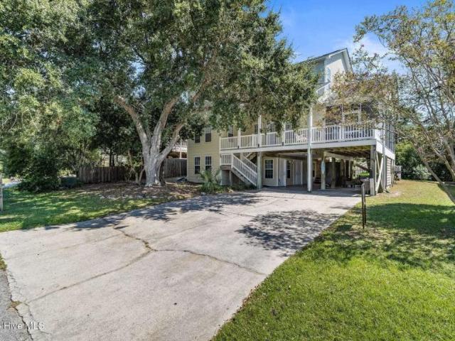 4 bedroom, NC NC 102520705