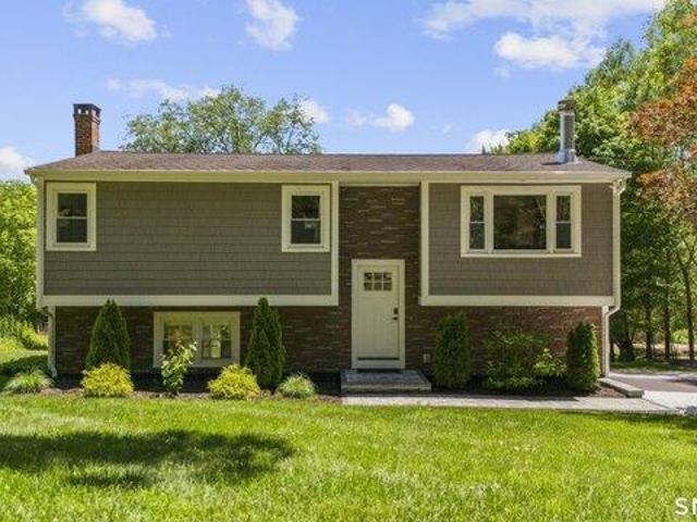 4 bedroom, New Milford CT 06776 104567023