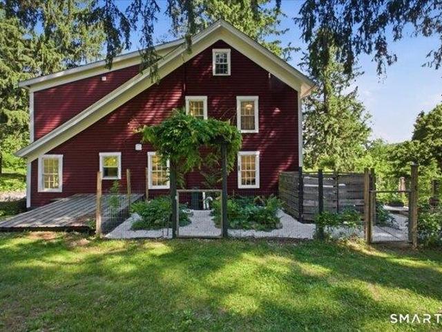 4 bedroom, New Milford CT 06776 104605937