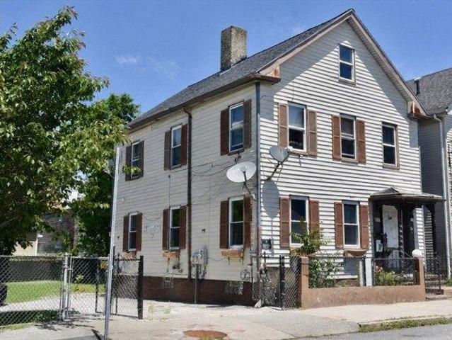 4 bedroom, New Bedford MA 02740 103495467