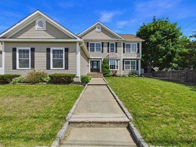 4 bedroom, New Bedford MA 02745 104510690