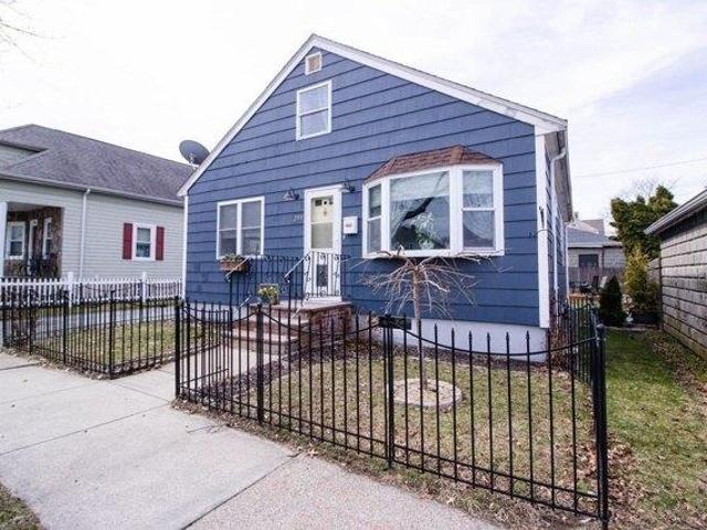 4 bedroom, New Bedford MA 02745 102343059
