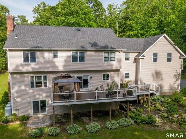 4 bedroom, New Fairfield CT 06812 105127422