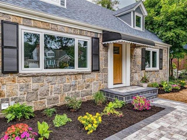 4 bedroom, New Hyde Park NY 11040 104905890