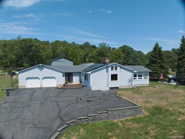 4 bedroom, New Hampton NY 10958 LS101799922