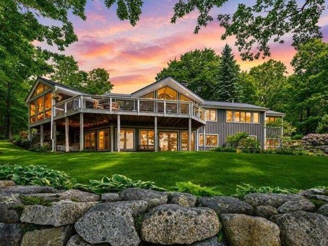 4 bedroom, New London NH 03257 104043660