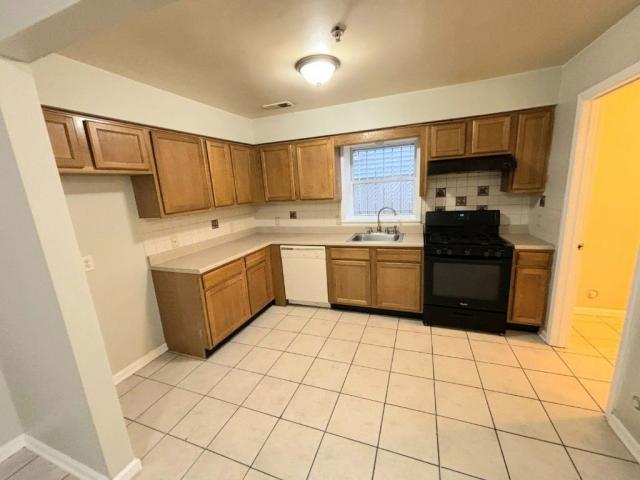 4 bedroom, Newark NJ 07112 88503127