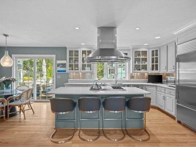 4 bedroom, Newburyport MA 01950 102592681