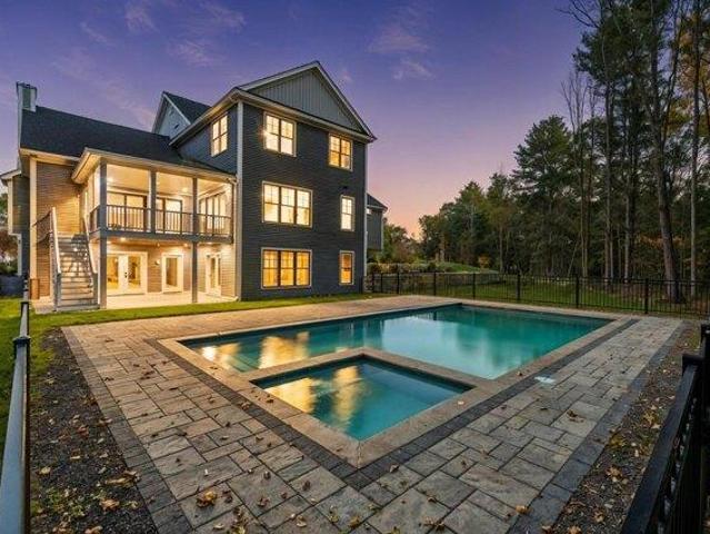 4 bedroom, Newington NH 03801 LS101576854