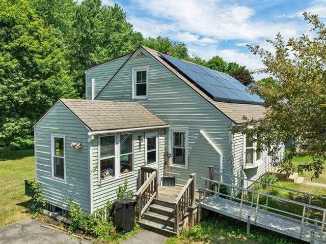 4 bedroom, Newmarket NH 03857 105117156