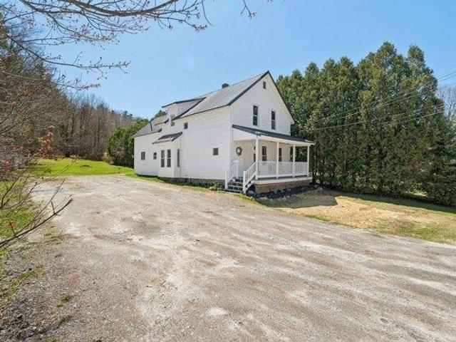 4 bedroom, Newport NH 03773 102583632