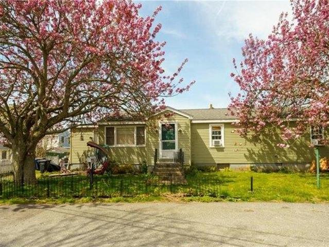 4 bedroom, Newport RI 02840 104510396