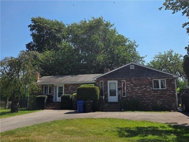 4 bedroom, Newport RI 02840 104513090