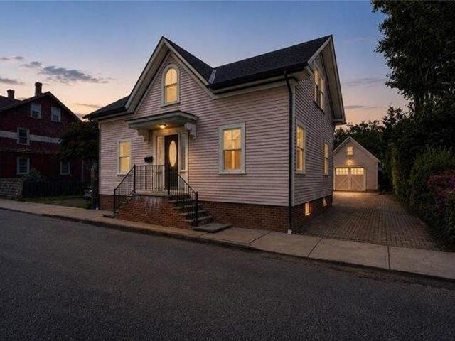 4 bedroom, Newport RI 02840 105143596