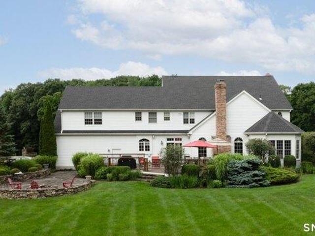 4 bedroom, Newtown CT 06470 105126908