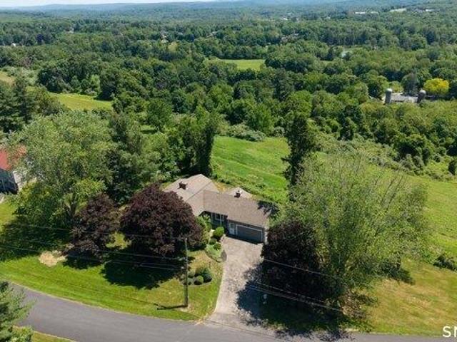 4 bedroom, Newtown CT 06470 105143425