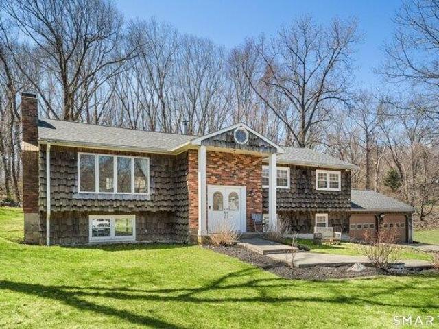 4 bedroom, Newtown CT 06470 LS102476958
