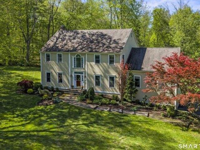 4 bedroom, Newtown CT 06470 LS102478735